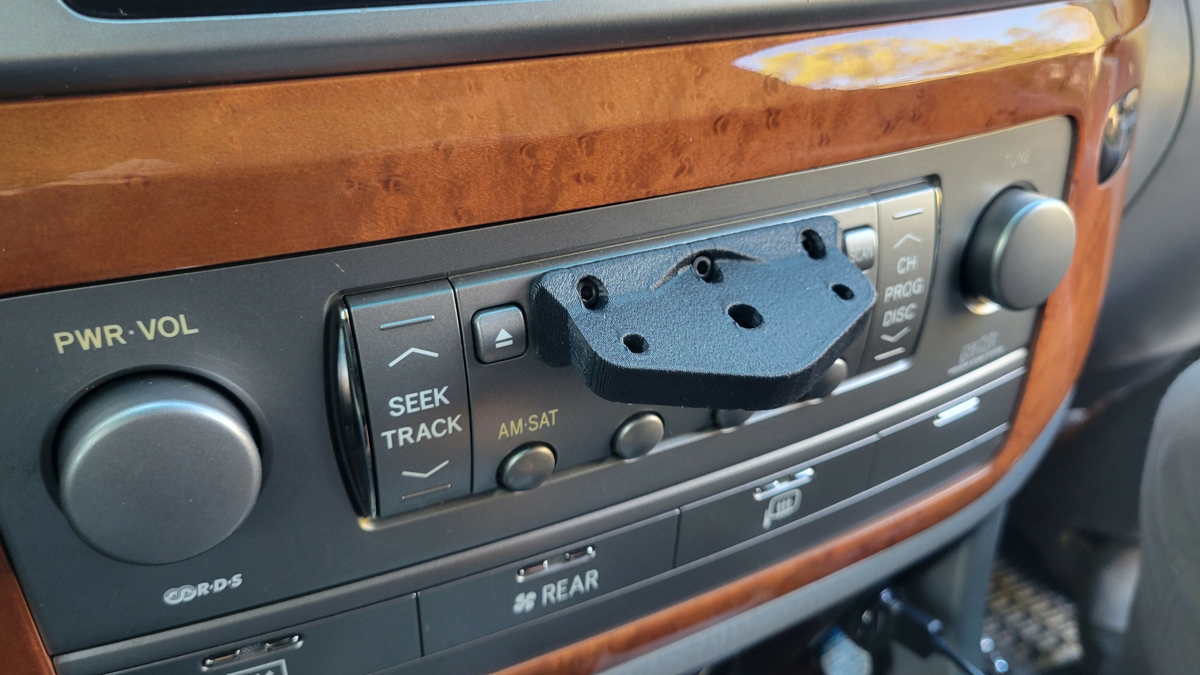 "The Wedgie" - The ultimate Phone Mount Adaptor for the 100 Series LX ...